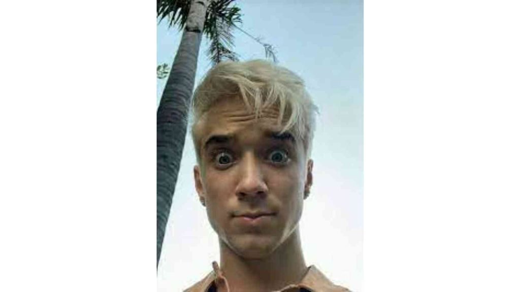 Daniel Seavey Biography: Age, Height, Birthday, Family, Net Worth ...