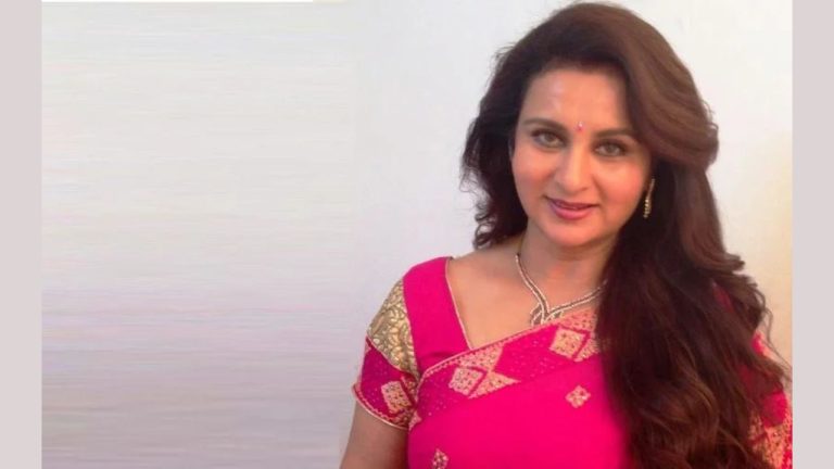 Poonam Dhillon Biography: Age, Birthday, Early Life, Career, Family ...