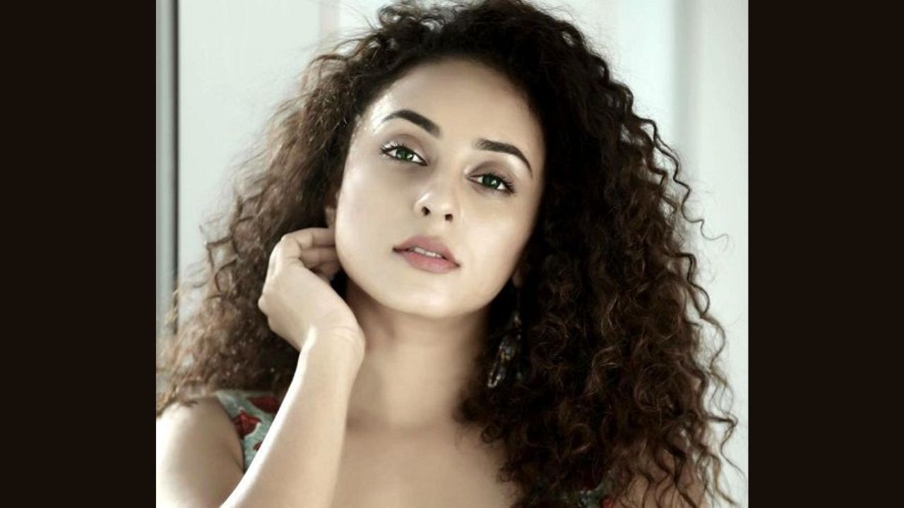 Pearle Maaney Biography: Age, Birthday, Early Life, Career, Family ...