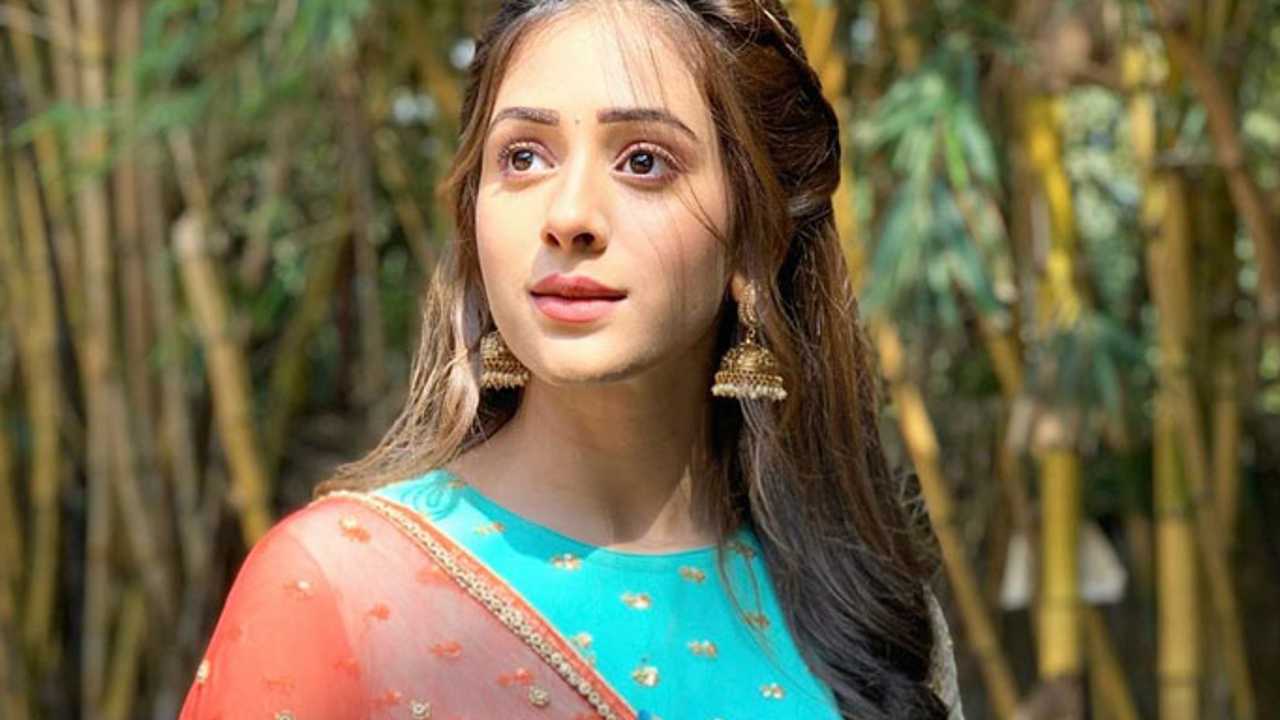 Hiba Nawab Biography: Age, Personal Life, Career, Boyfriend, Net Worth ...