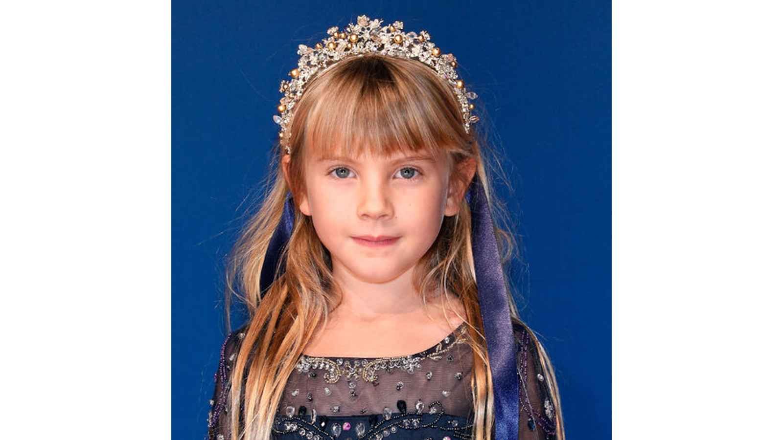 Willow Sage Biography: Age, Height, Birthday, Family, Net Worth ...