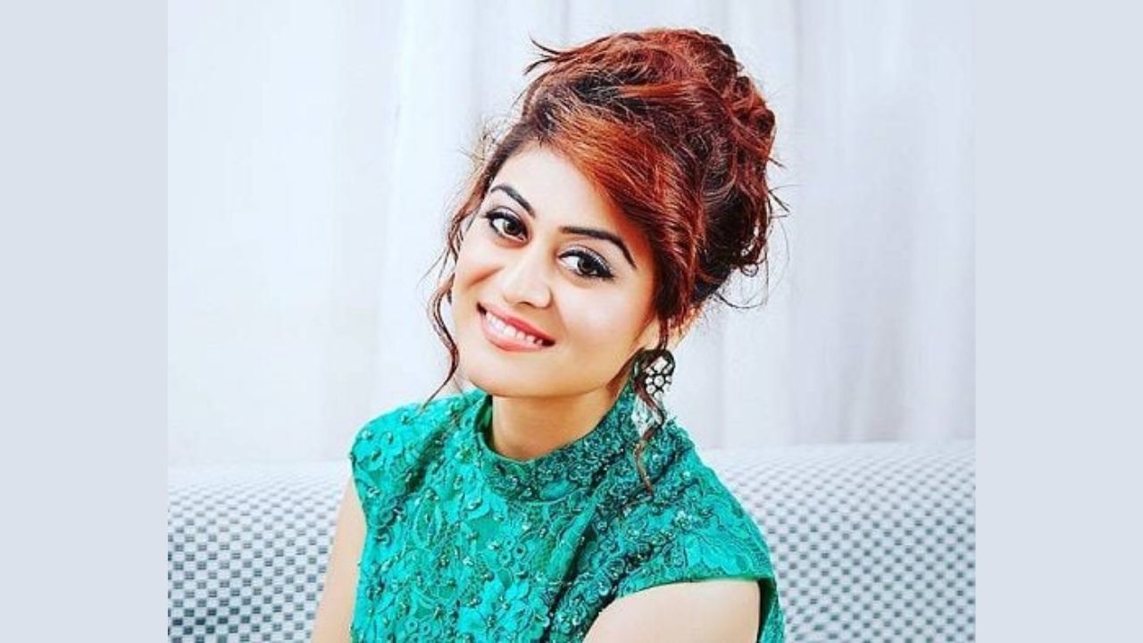 Falaq Naaz Biography: Age, Birthday, Early Life, Parents, Husband ...