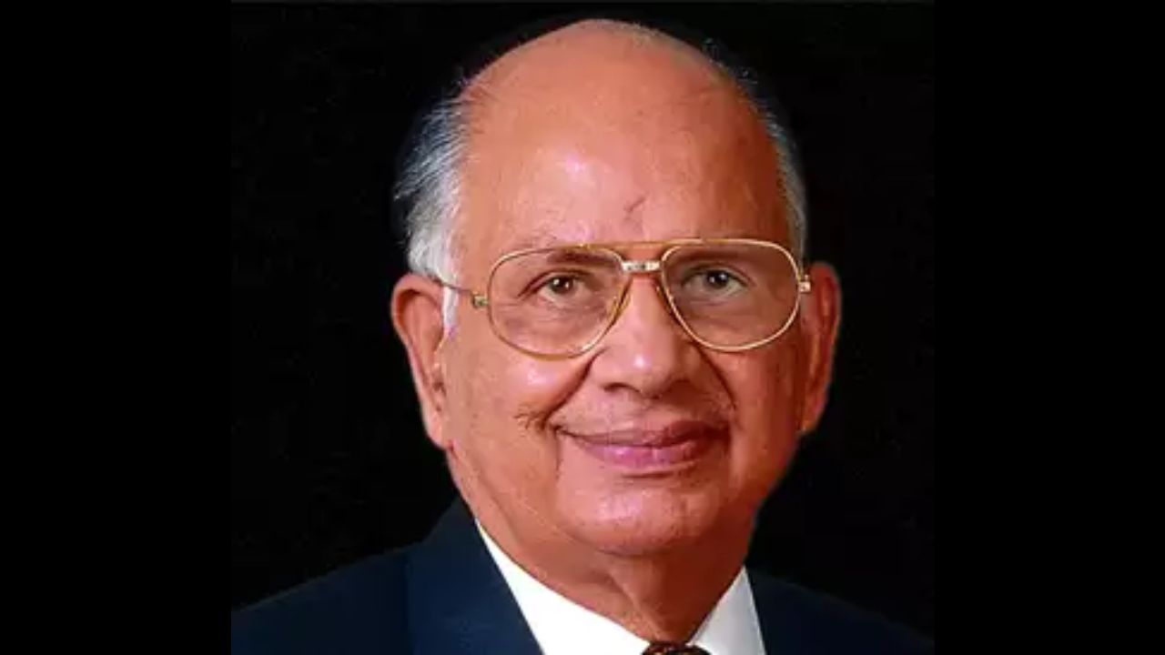 Om Prakash Munjal Biography: Birthday, Early Life, Works, Awards ...