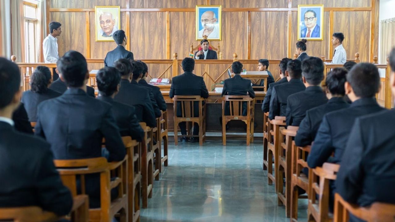 Parul University brings out an integrated BBA curriculum - Eduvast.com