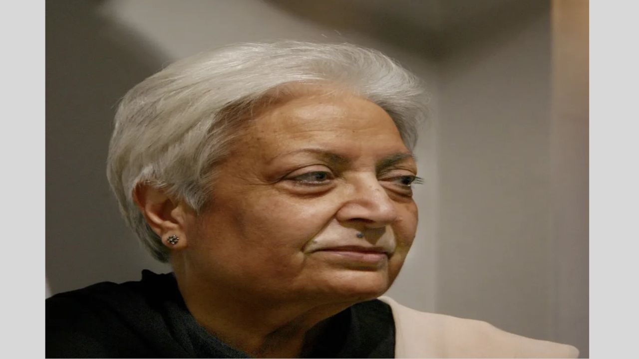 Zarina Hashmi Biography: Age, Birthday, Early Life, Career, Awards ...