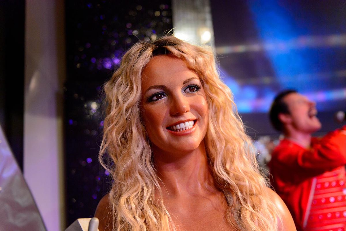 A recent Instagram post Britney Spears dances with knives: - Eduvast.com