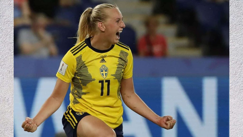 Stina Blackstenius Biography: Age, Height, Career, Family, Personal ...