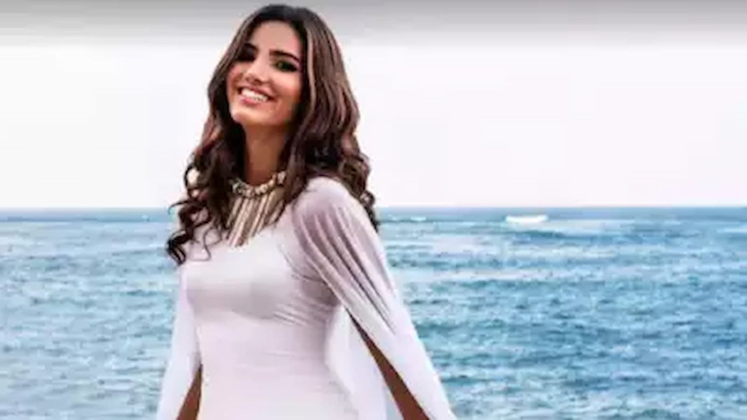 Stephanie Del Valle Biography: Age, Height, Birthday, Career, Family ...