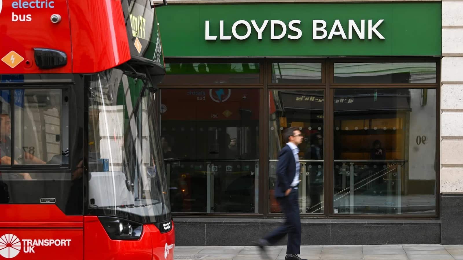 Lloyds Bank App Faces Major Glitch as Users Report Seeing Other People ...